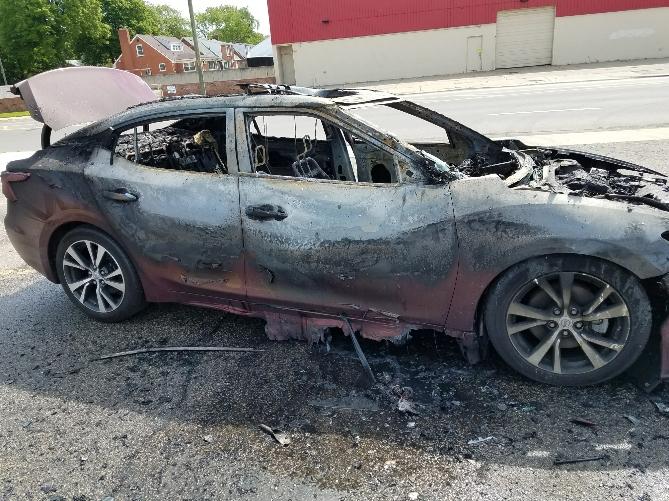 Exploding Cellphone Burns Car And Threatens Womans Life